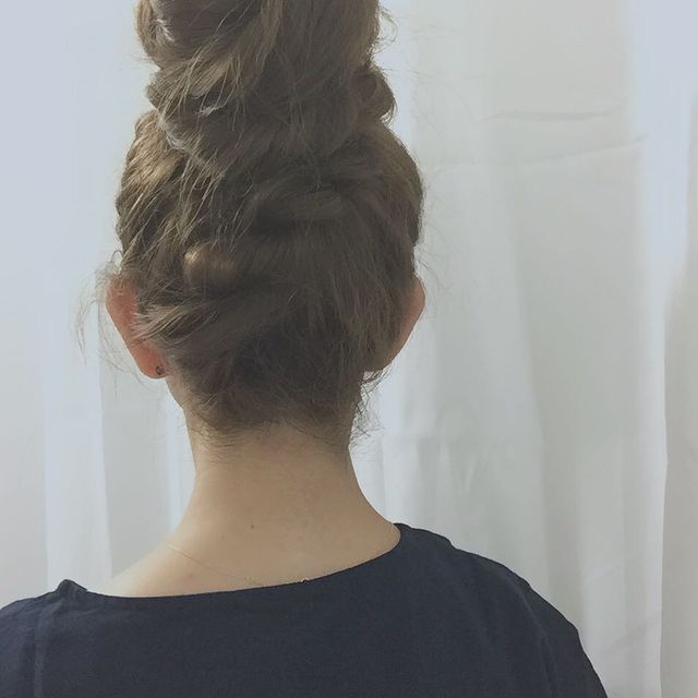 写真 (9枚目) - 2回繰り返すだけ！話題の「ダブルねじねじ」「ダブルくるりんぱ」で可愛さUP♡ - LOCARI（ロカリ）