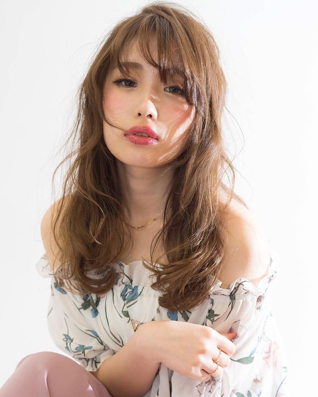 写真 (10枚目) - ニュアンススタイルはパーマ＆巻き髪で作れる♡冬もカールヘアを楽しもう！ - LOCARI（ロカリ）