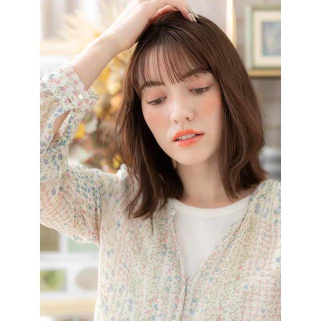 写真 (3枚目) - トレンドを重視したい40代集合！旬顔になれるミディアムヘア5選 - LOCARI（ロカリ）