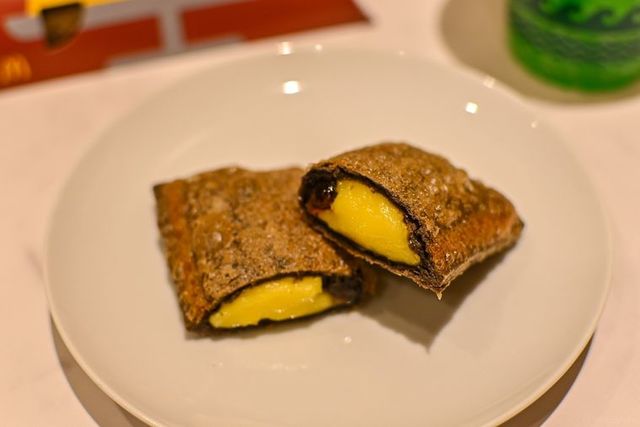 写真 (5枚目) - マクドナルド新作「喫茶マック」3品を食べ比べ！パフェやプリンパイが発売開始 - LOCARI（ロカリ）