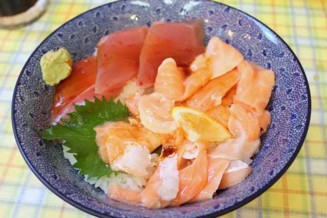 写真 (13枚目) - 爆売れメンチカツも！上野・アメ横の「食べ歩き」グルメ4選 - LOCARI（ロカリ） - LOCARI（ロカリ）