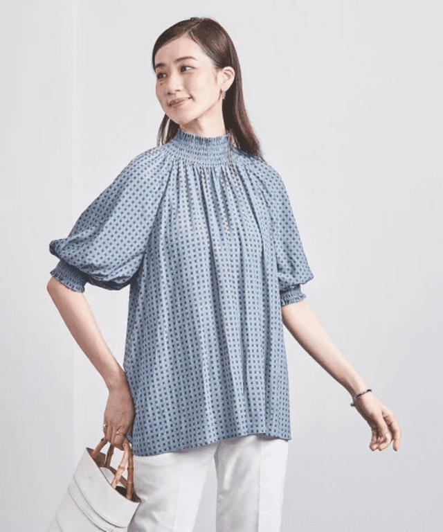 写真 (2枚目) - コレ、体型を選ばない！細見えも叶うトップス5選〜2023年初夏〜 - LOCARI（ロカリ）