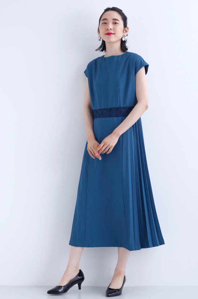 写真 (10枚目) - プチプラだから気軽に新調できる♡1万円台までの結婚式のお呼ばれドレス10選 - LOCARI（ロカリ）