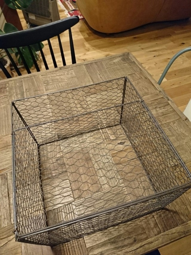 写真 (5枚目) - 工具不要でOK♡ワイヤーネットのアンティーク風シェルフの作り方 - LOCARI（ロカリ） - LOCARI（ロカリ）