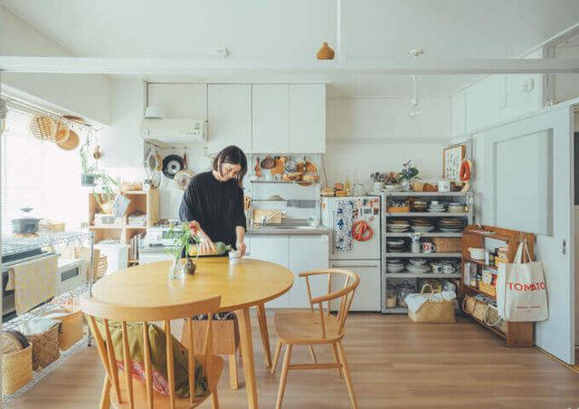 写真 (7枚目) - 団地や古い賃貸も垢抜ける家具配置！2DK・2LDKのレイアウト実例集 - LOCARI（ロカリ）