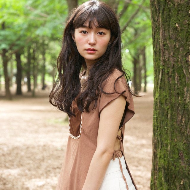 写真 (23枚目) - 秋こそ絶対おしゃ顔になる♡「ミディアム＆ロング」最新ヘアスタイル20選 - LOCARI（ロカリ）