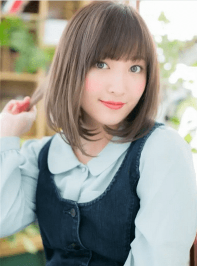 写真 (3枚目) - すっきり小顔見え！大人女子向けミディアムヘア5選〜2023年夏〜 - LOCARI（ロカリ）