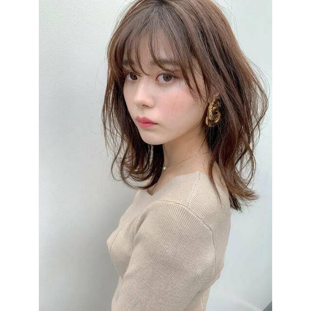 写真 (1枚目) - 旦那も思わずキュンッ♡40代向けミディアムヘア5選〜2023年夏〜 - LOCARI（ロカリ）