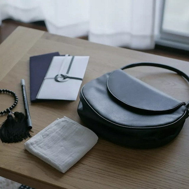 写真 (8枚目) - ミニマリストの鞄の中身を大公開！少数精鋭で身軽な持ちものリスト - LOCARI（ロカリ）