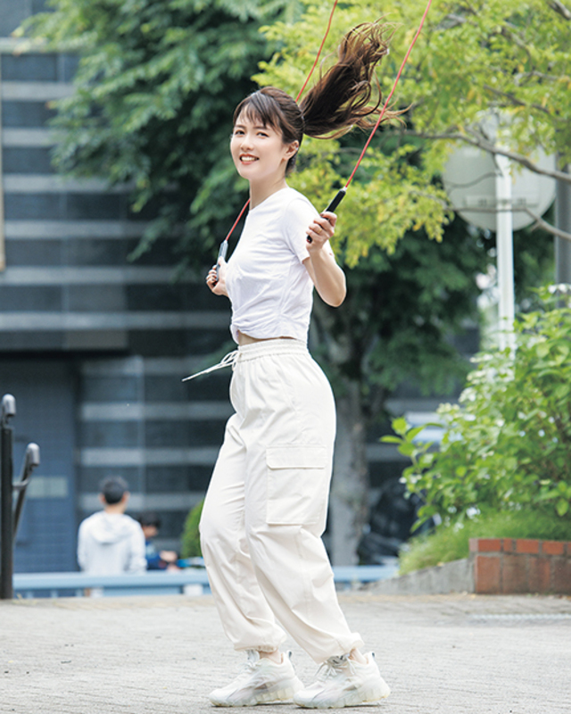 写真 (2枚目) - 妊娠で太った36歳美女が[68kgから48kgにダイエット成功！]別人級に変身できた秘密 - LOCARI（ロカリ）