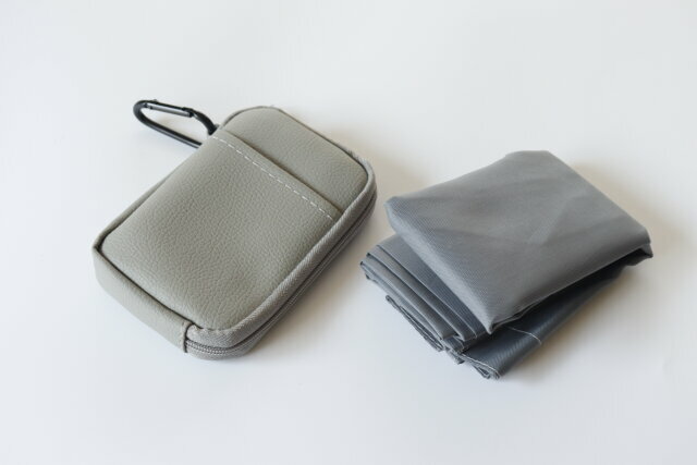 写真 (3枚目) - ダイソーさん200円でいいんですか！？外側だけでも買う価値アリ！高見えするカラビナポーチ - LOCARI（ロカリ）