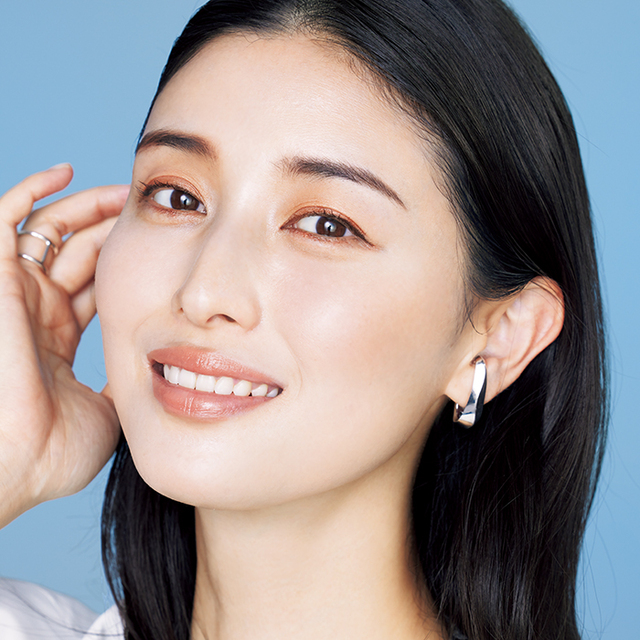 写真 (1枚目) - [神ファンデで実践！]肌が驚くほどキレイに見える！最強の塗り方 - LOCARI（ロカリ） - LOCARI（ロカリ）