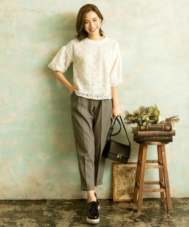 写真 (9枚目) - [2018年秋]ダークグレーでシンプルに決めて♪シックな大人女子コーデを作ろう - LOCARI（ロカリ）