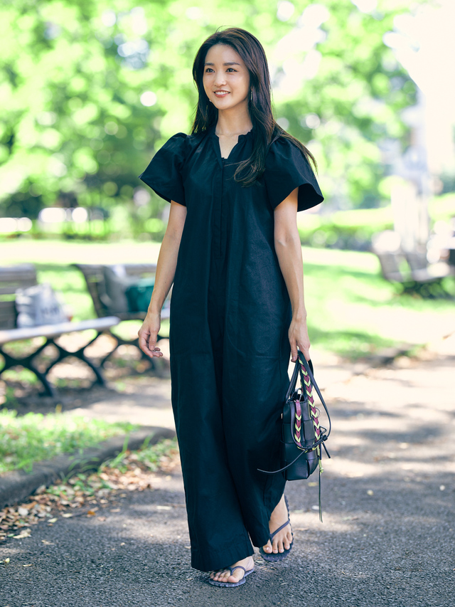 写真 (2枚目) - ＜SNAP＞おしゃれママに公園に「モノトーン服」が人気な理由って？ - LOCARI（ロカリ）