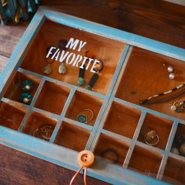 写真 (8枚目) - 仕切ってあるから使いやすい！100均の仕切りボックス・トレイを使ったDIY - LOCARI（ロカリ）