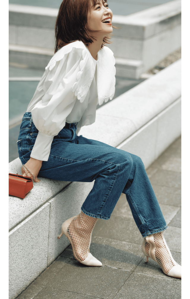 写真 (1枚目) - 袖ボリューム、ボウタイetc.晩夏→秋に役立つ「華やぎトップス」7選 - LOCARI（ロカリ）