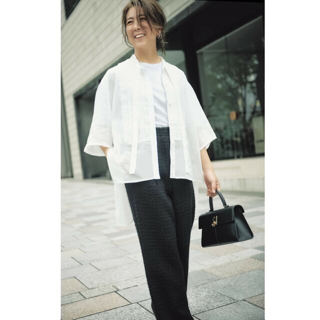 写真 (2枚目) - 袖ボリューム、ボウタイetc.晩夏→秋に役立つ「華やぎトップス」7選 - LOCARI（ロカリ）