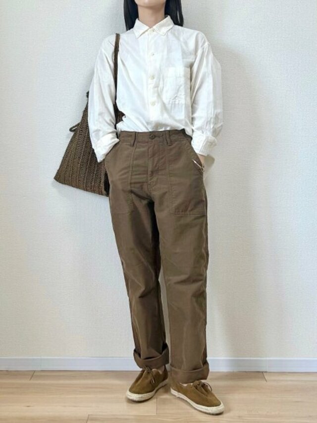 写真 (6枚目) - やりがちだけど…コレ実はNG！ユニクロの人気パンツでつくる大人のNG＆OKコーデ - LOCARI（ロカリ）