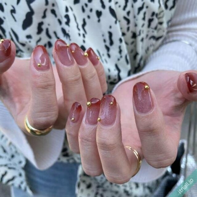 写真 (8枚目) - 秋を先取りできる『シアーブラウン』で大人ネイルに - LOCARI（ロカリ）