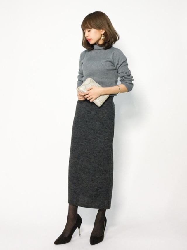 写真 (3枚目) - ALL5,000円以下でGET☆「グレー系スカート」で秋の大人スタイリング集 - LOCARI（ロカリ）