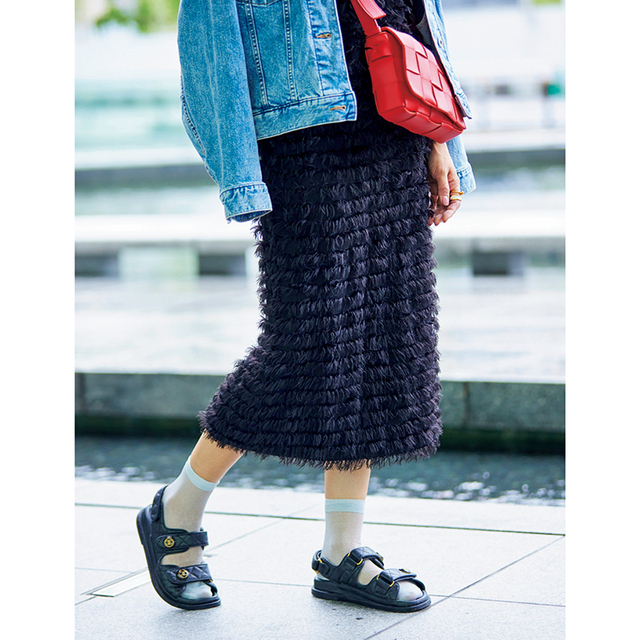 写真 (8枚目) - 真似したい『スカートコーデ』6選！夏服ベースで秋めく関西ママのオシャレ技 - LOCARI（ロカリ）