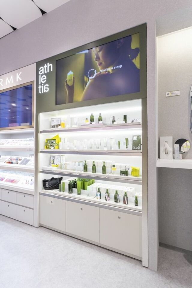 写真 (15枚目) - [大阪駅直結]西日本最大級で約1万2000点のコスメが揃う「@cosme - LOCARI（ロカリ）