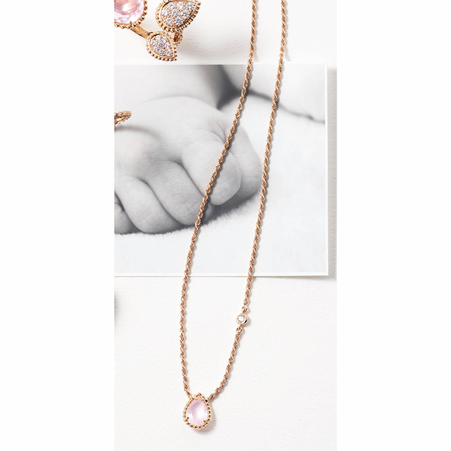 写真 (2枚目) - [シャネル、ディオールetc.]ママの「記念買いジュエリー」4選！誕生石やモチーフが人気 - LOCARI（ロカリ）