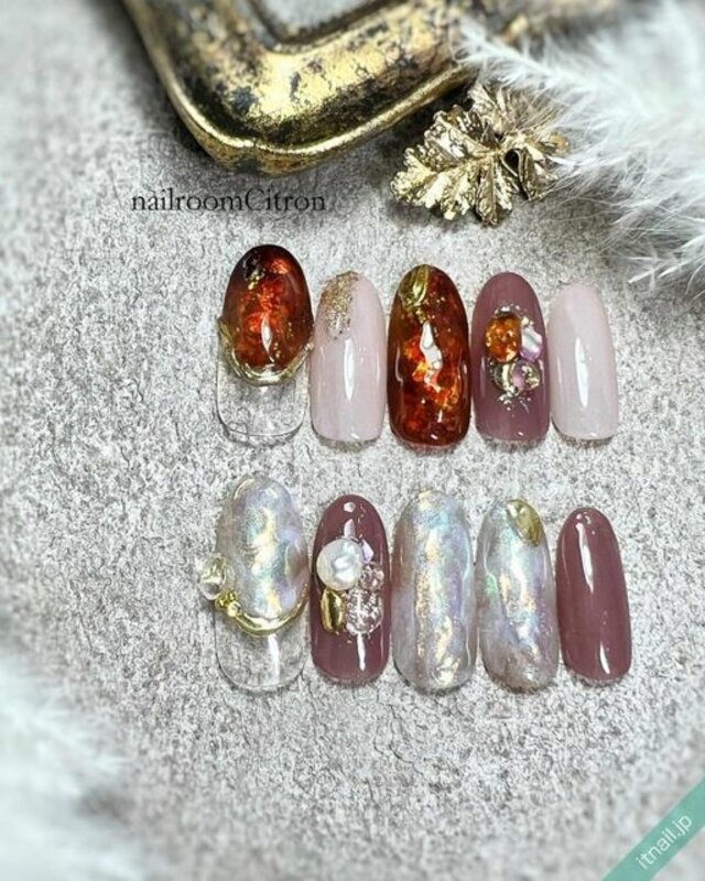 写真 (7枚目) - [ブラウンレッドのネイル]シックなのに華やか♪無敵の秋美人ネイル - LOCARI（ロカリ）