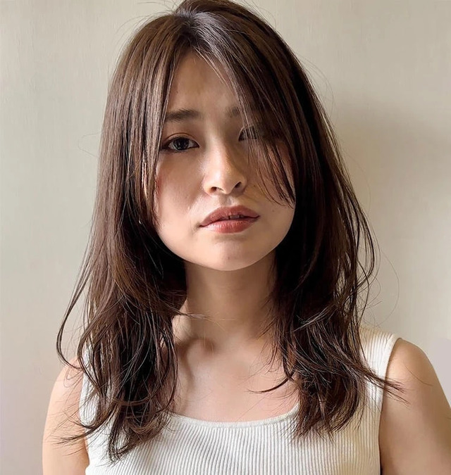 写真 (2枚目) - [30代-40代・秋のトレンドヘアランキング]ロングヘア - LOCARI（ロカリ）