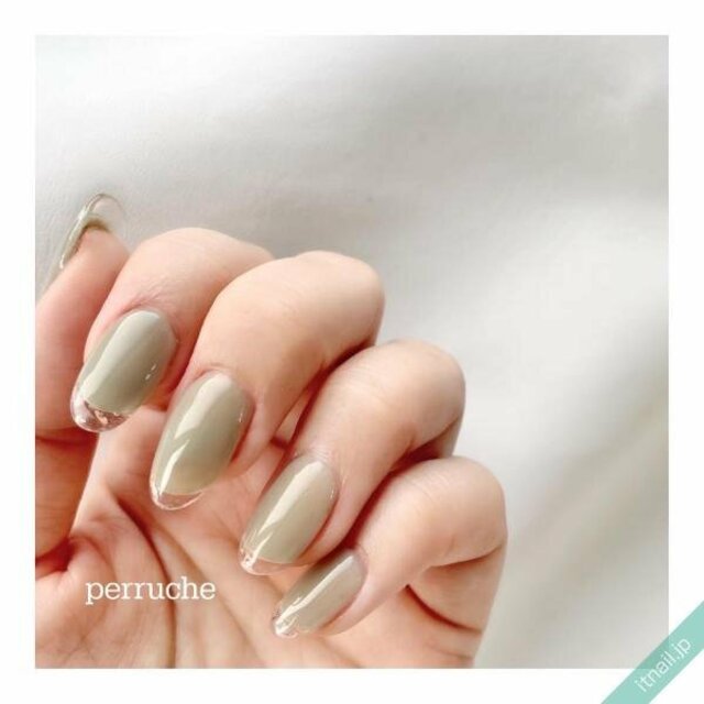 写真 (8枚目) - オフィス女子必見！この秋おすすめのシンプルネイル10選 - LOCARI（ロカリ） - LOCARI（ロカリ）