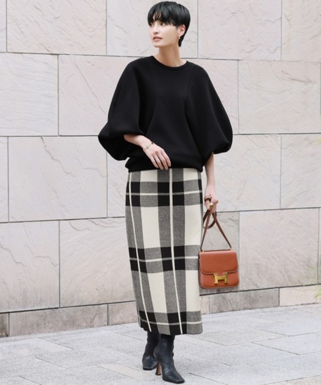 写真 (9枚目) - 今年の秋冬コーデの掟！30・40代のスカート「おしゃ見え」ルール12 - LOCARI（ロカリ）