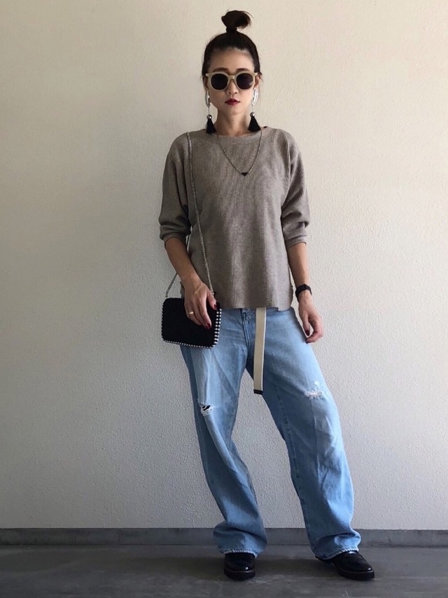 写真 (8枚目) - 2大人気色を着回し！ユニクロ「ワッフルクルーネックT 」コーデSNAP - LOCARI（ロカリ）