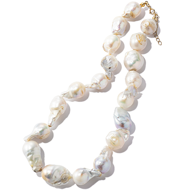 写真 (5枚目) - カジュアル派の『華やかパールアクセ』6選！一点投入でオシャレ上級者見え - LOCARI（ロカリ）