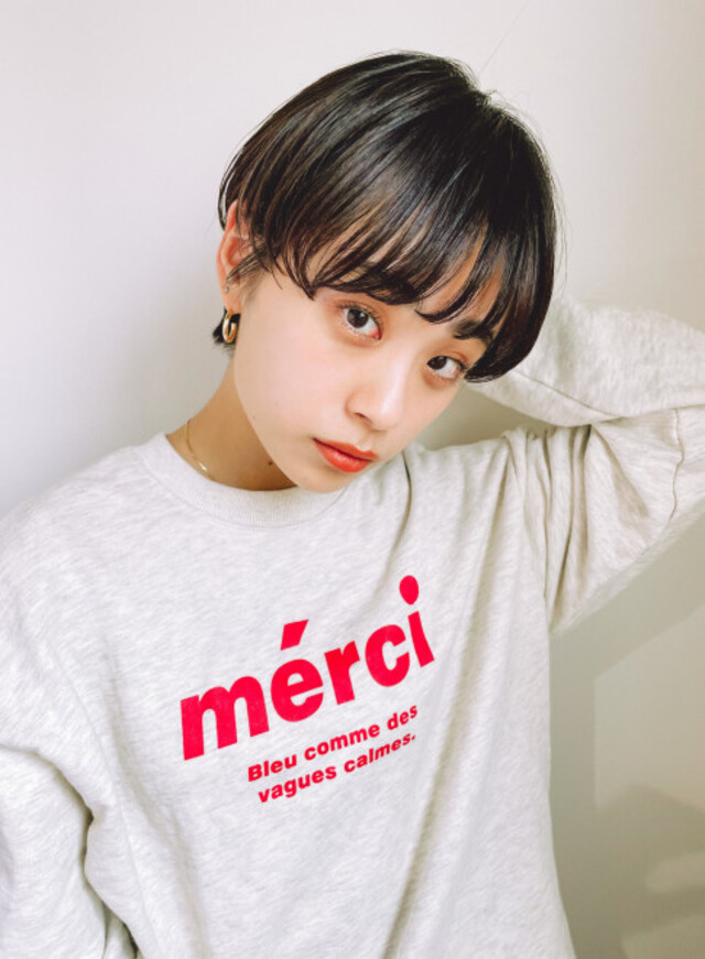 写真 (4枚目) - 大人の女性に似合う！秋冬にオススメ「ショート＆ボブ」12選 - LOCARI（ロカリ） - LOCARI（ロカリ）