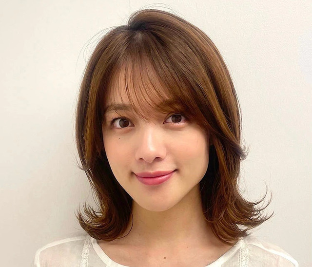 写真 (1枚目) - [30代-40代・おしゃれ小顔ヘアランキング]ミディアムヘア - LOCARI（ロカリ）