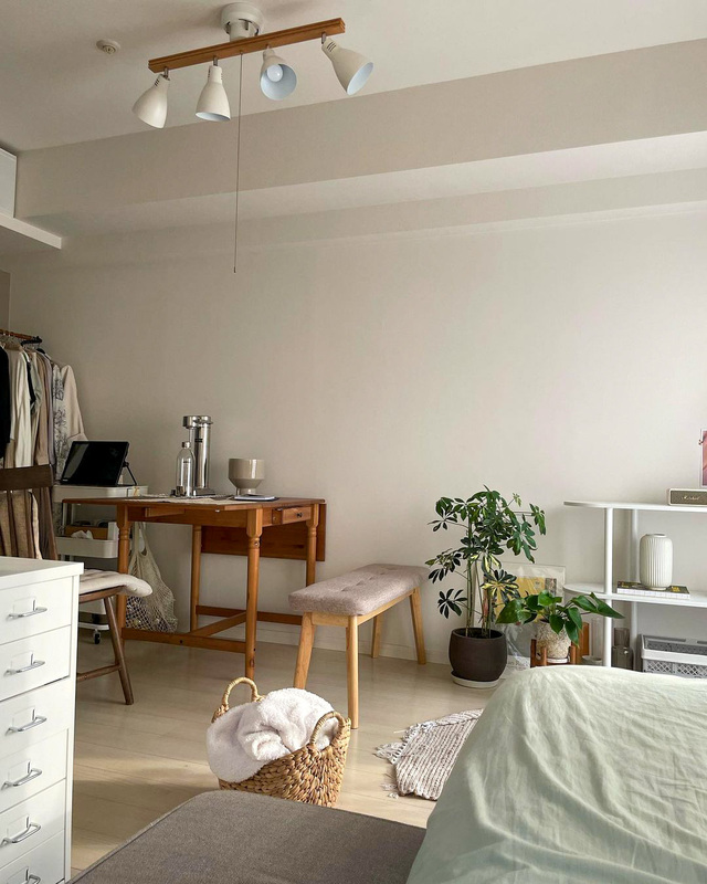 写真 (3枚目) - 「定番」にとらわれず、自由なレイアウトを楽しむ。一人暮らしの1LDKインテリア - LOCARI（ロカリ）