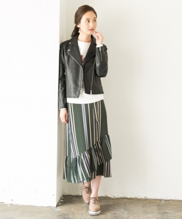 写真 (13枚目) - 2018秋のトレンド！ストライプ柄のコーデ＆アイテム21選 - LOCARI（ロカリ） - LOCARI（ロカリ）