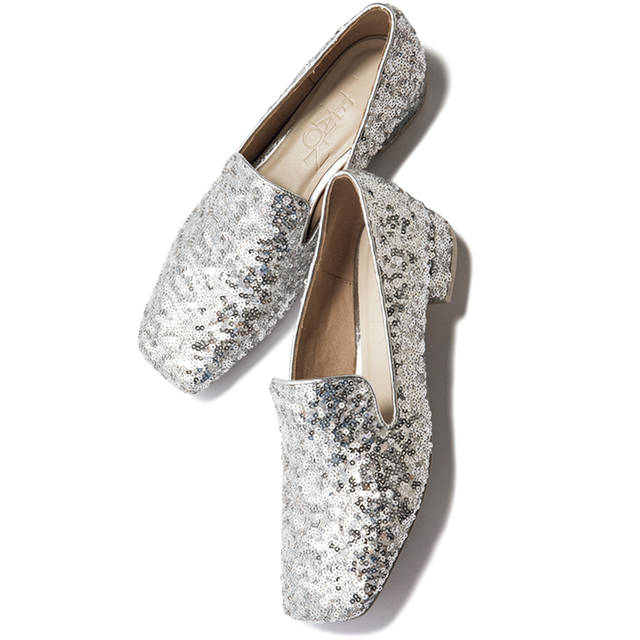 写真 (3枚目) - 秋冬モノトーンは[シルバー靴]で洒落る！さりげなく盛れるオススメ3選 - LOCARI（ロカリ）