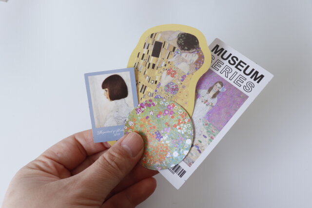 写真 (3枚目) - ダイソーさん100円で良いの？！ミュージアムショップで買ったら倍以上しそうなステッカー - LOCARI（ロカリ）