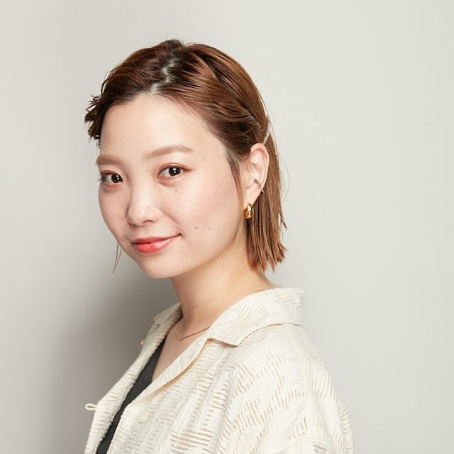 写真 (3枚目) - ショートボブが30代40代ママに人気！前髪ありなし、どっちがいい？ - LOCARI（ロカリ）