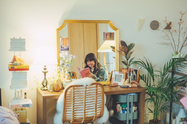 写真 (7枚目) - 初めての一人暮らしに、本とこだわりのアイテムで幸せを感じるお部屋。1K・26㎡のインテリア - LOCARI（ロカリ）