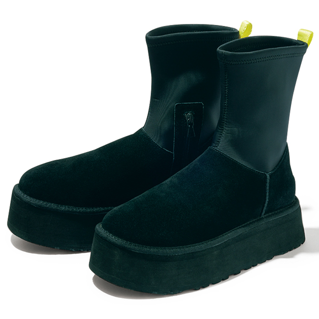 写真 (2枚目) - [UGG新作]キレイめに履ける『黒ブーツ』が狙い目！今どき足元コーデ3選 - LOCARI（ロカリ）