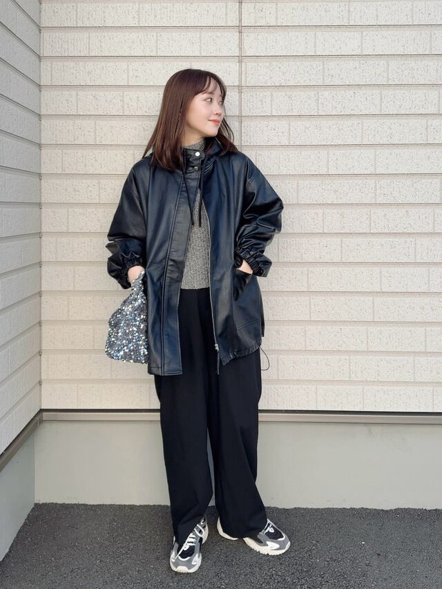 アラフォーが失敗しない！マネするだけでセンスUP♡「きれいめ黒ワイドパンツ」コーデ13 - LOCARI（ロカリ）