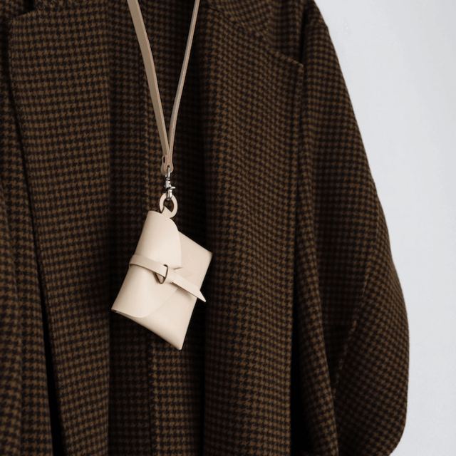 写真 (8枚目) - 30・40代に似合う♡冬コーデを格上げする上品なレザーバッグ・小物3選 - LOCARI（ロカリ）