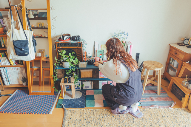 写真 (7枚目) - 暮らしに合わせて色合いを足していく。2LDK・44㎡二人暮らしのインテリア - LOCARI（ロカリ）