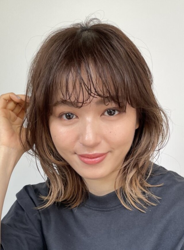 写真 (13枚目) - ハイトーン女子が急増中！大人に似合う「おしゃれカラー」15選 - LOCARI（ロカリ）