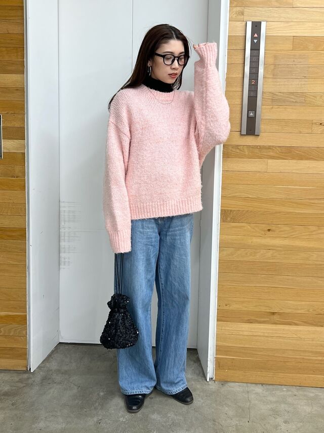 写真 (3枚目) - 冬のマンネリ解消は「カラーニット」におまかせ！トレンド見えするコーデ術15選 - LOCARI（ロカリ）