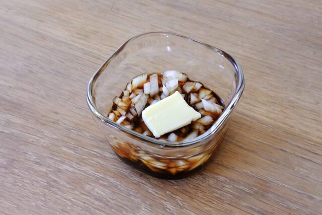 写真 (3枚目) - ソースの味が最高…「びっくりドンキー」話題の“TKG”をリュウジが完全再現 - LOCARI（ロカリ）