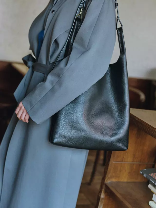 写真 (20枚目) - 働く大人の相棒！A4サイズ収納可能な「斜め掛けバッグ」11選 - LOCARI（ロカリ）