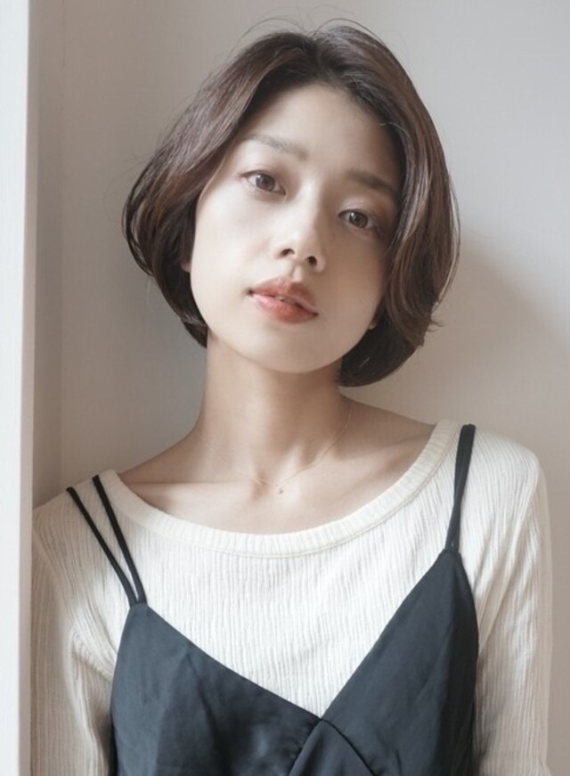 写真 (8枚目) - なりたいイメージ別！春を呼び込む「大人ショートボブ」12選 - LOCARI（ロカリ）